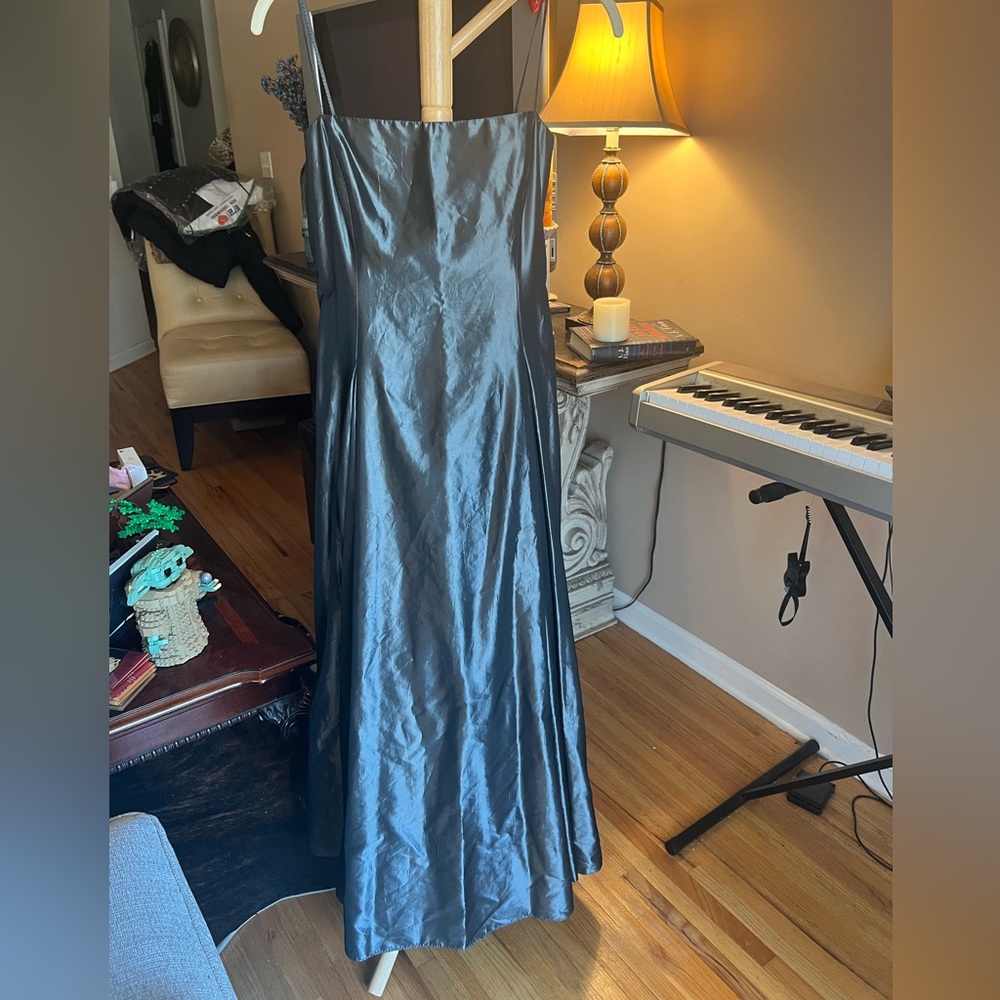 Laundry Tee Strap Gown In Gunmetal Gray Sz 6 - Gem